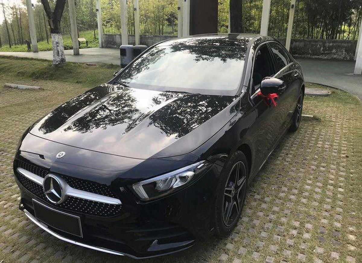 34万喜提奔驰A200L黑色，多图实拍，车主大赞：光看这内饰就值了-新浪汽车