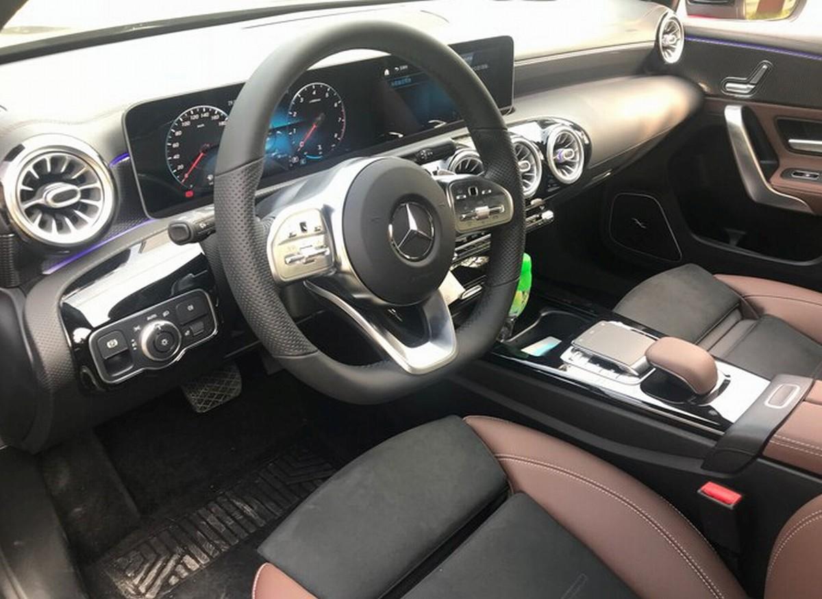 34万喜提奔驰A200L黑色，多图实拍，车主大赞：光看这内饰就值了-新浪汽车