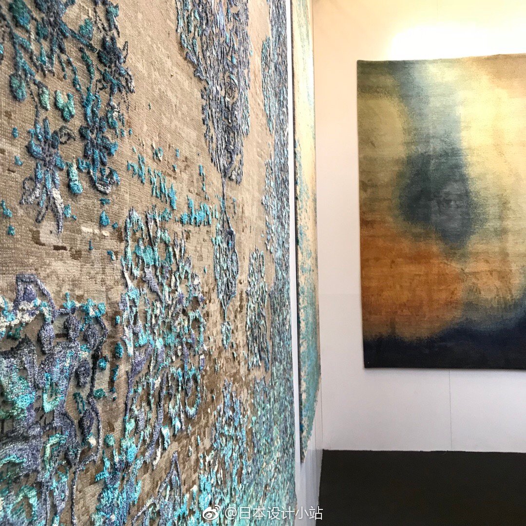 这位来自德国波鸿的设计师JAN KATH巧妙地将东方地毯的经典元素与现代