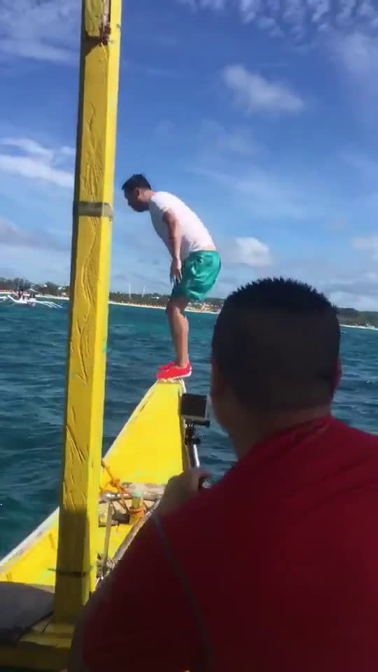 这难道就是传说中的菲律宾炸鱼队？？|菲律宾_新浪新闻