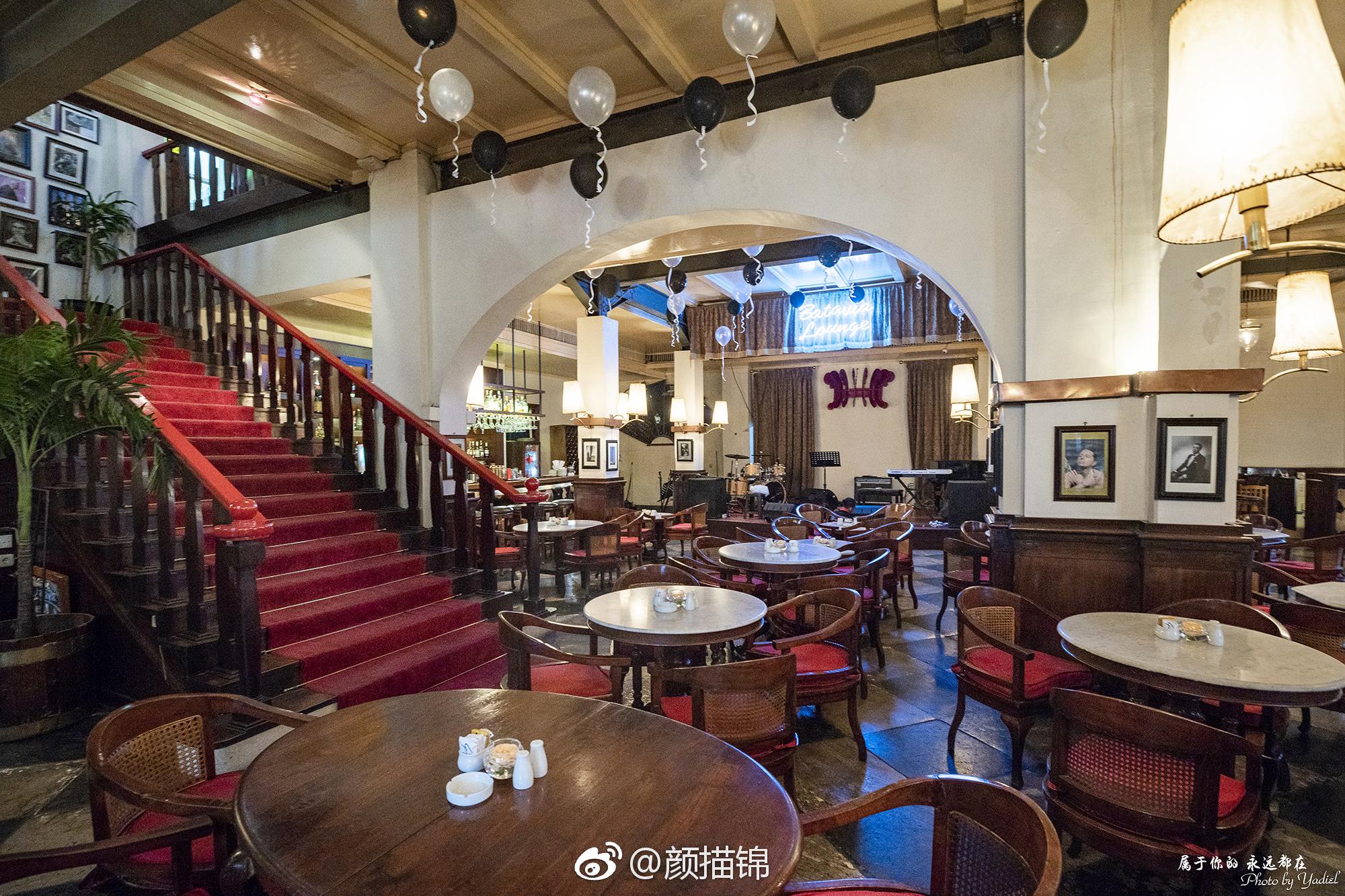 在雅加达老城区的中心，有一家名为Cafe Bata的网红咖啡厅|雅加达|老城区|老市政厅_新浪新闻