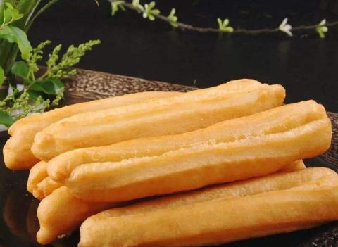 油条也有网红吃法早餐店老板有，还不止一种|马来西亚|油条|肉骨茶_新浪新闻