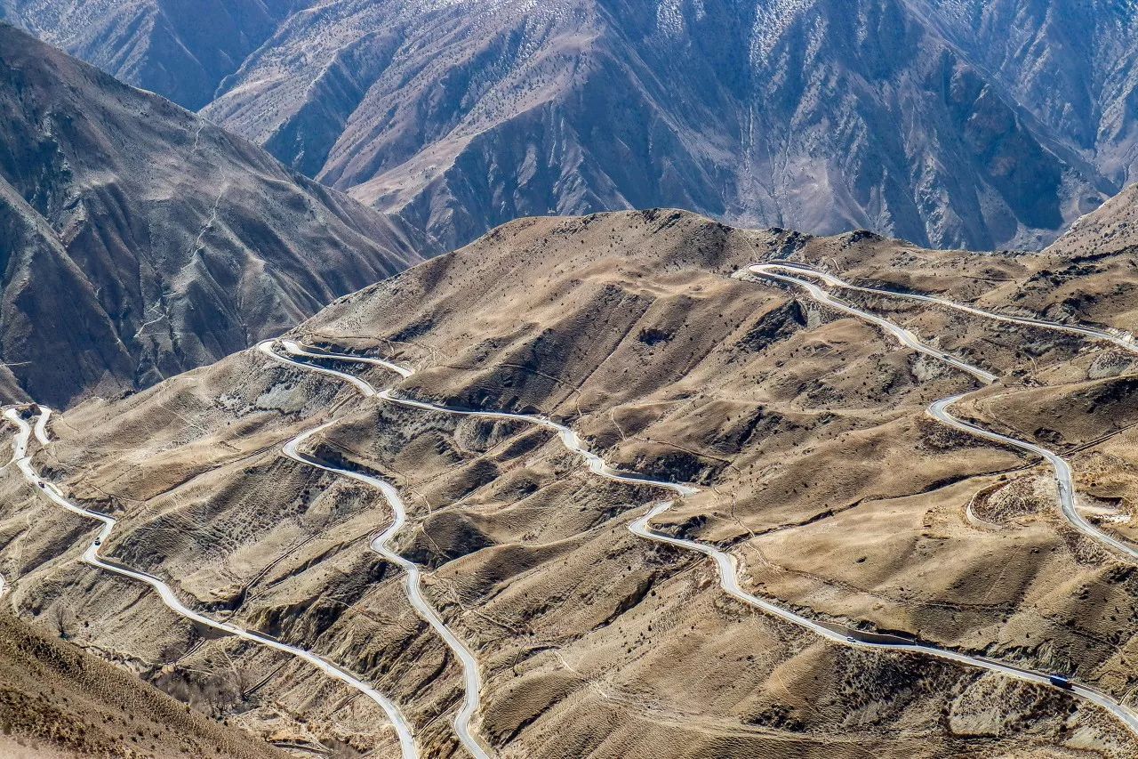 我们的G318 ！一条比美国66号公路还6的景观大道！__财经头条