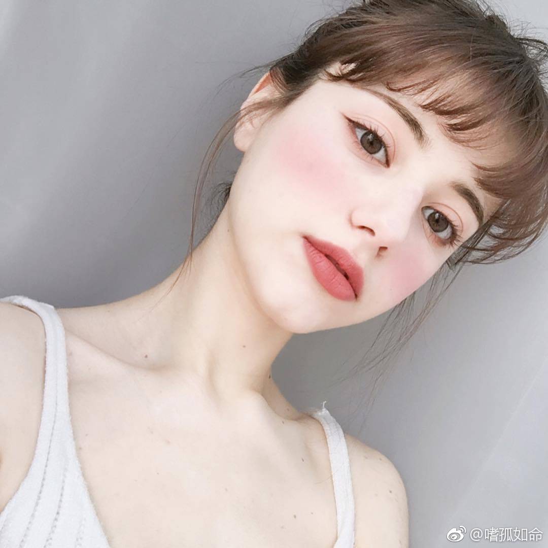 分享俄罗斯美少女Anna Primak