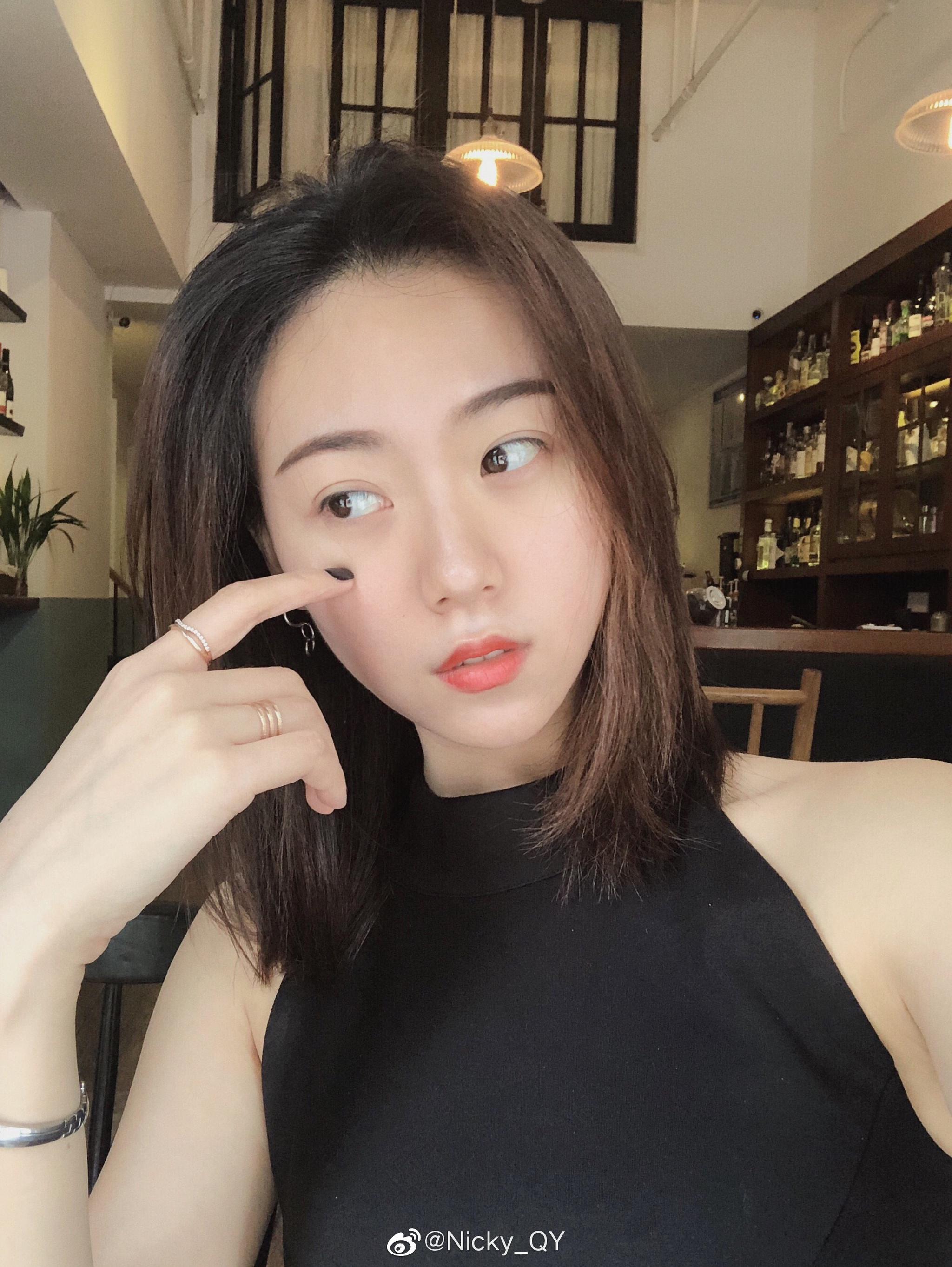 你要记得那些黑暗中默默抱紧你的人，逗你笑的人，陪你彻夜聊天的人|一点一滴|阴霾|用心_新浪新闻