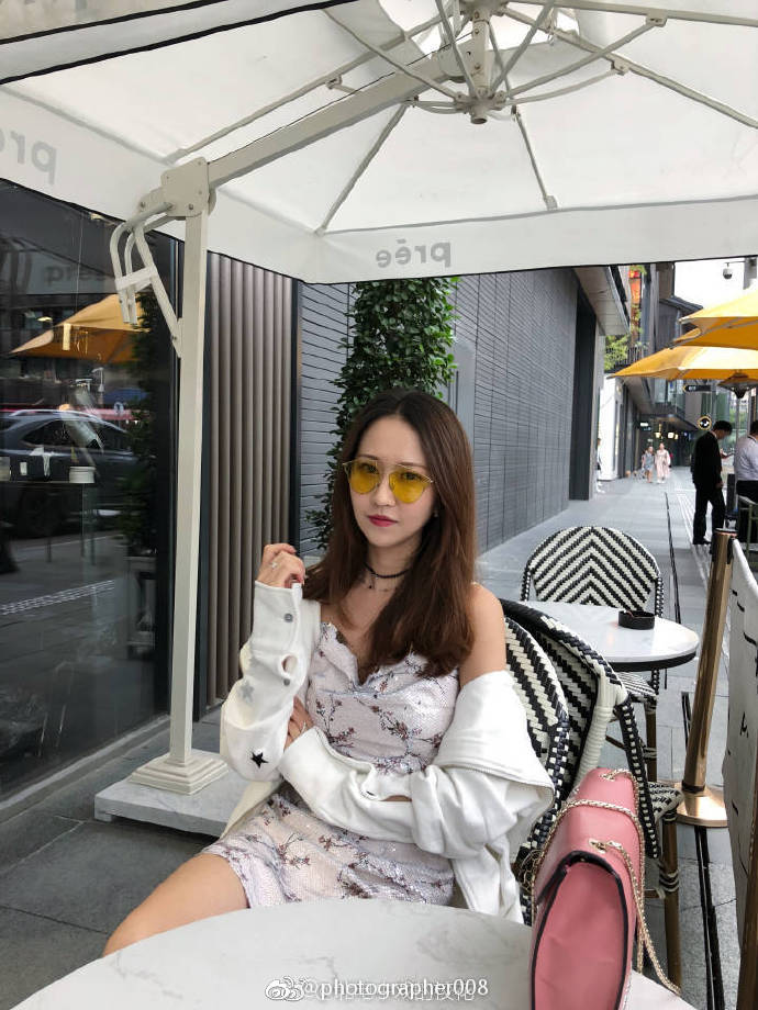 /狮子座/ 身高164 /体重44KG /金融行业