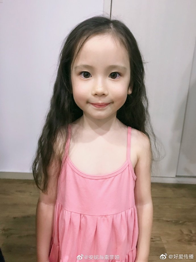 @安妮与索菲娅 @Baby小布丁路易斯 @沧末Leila|路易斯|安妮|老阿姨_新浪新闻