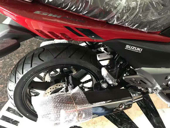 全新豪爵铃木GW250实车亮相，新增ABS和LED，5月上市-新浪汽车