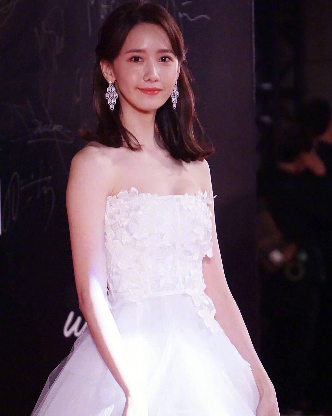 12月8日，在澳门出席澳门国际影展开幕红毯的Yoona