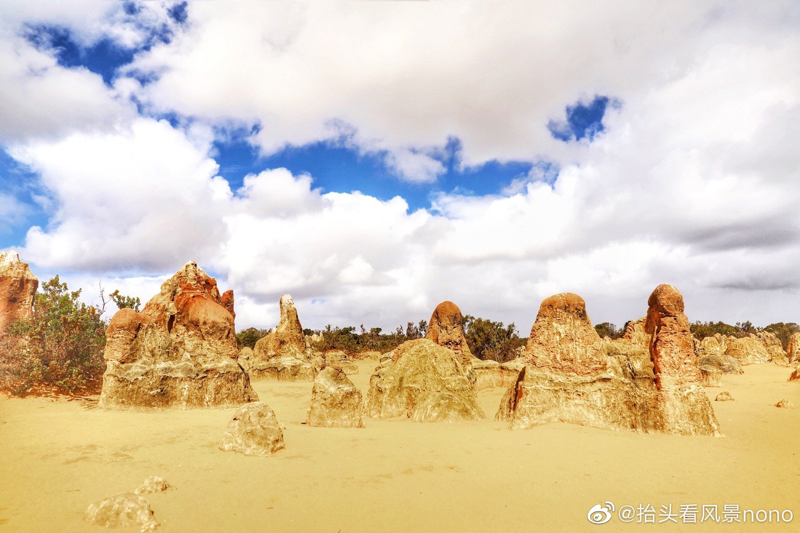 西澳，尖峰石阵。澳大利亚最神奇的风景之一|尖峰石阵|西澳|南邦|贝壳类|石柱_新浪新闻