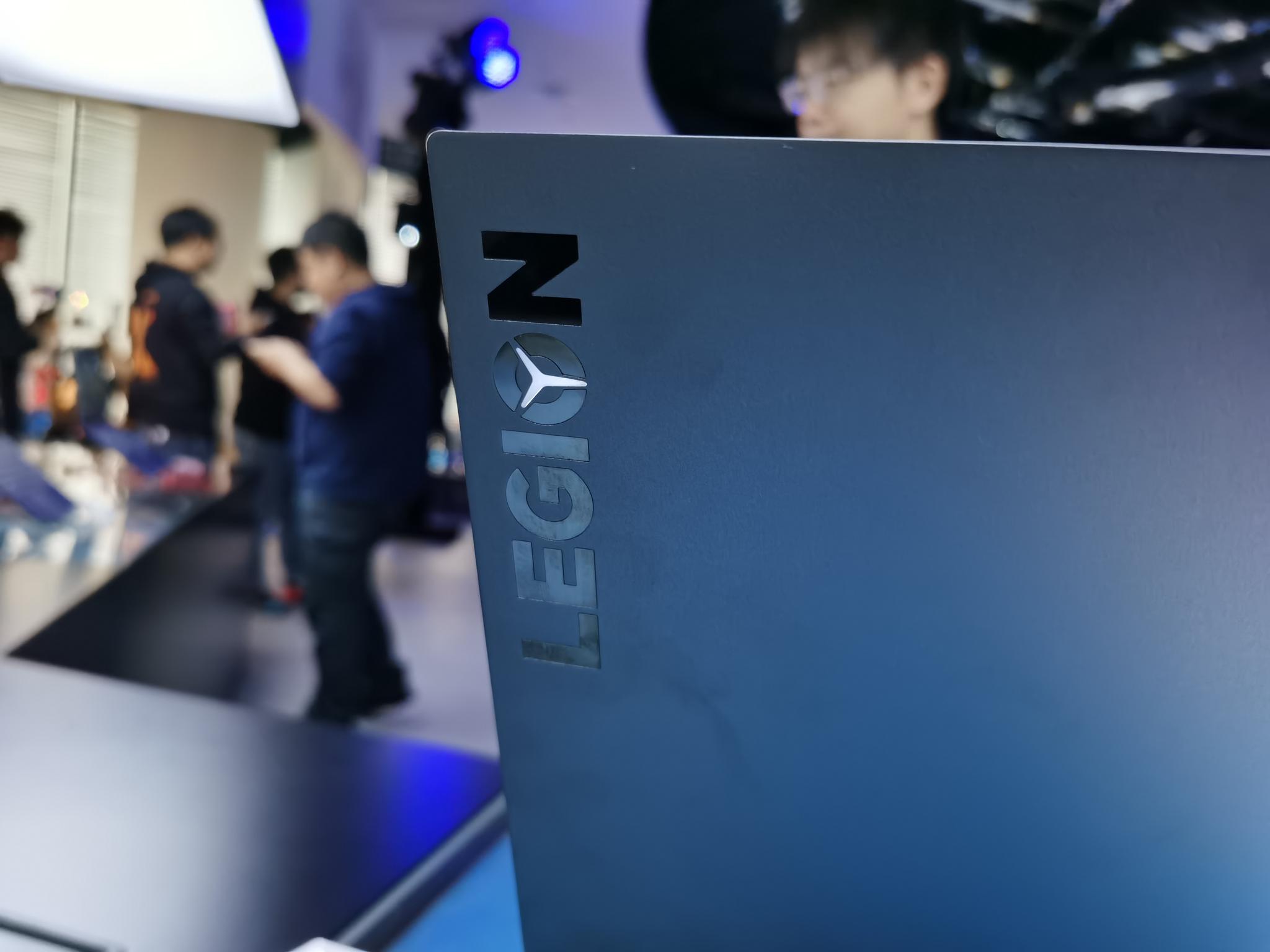 首发价 6999 元起联想拯救者 Y9000X 高性能标压轻薄本正式发布|拯救者|液冷|接口_新浪新闻