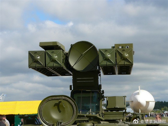 前苏联9K35“箭”-10新型机动式近程防低空导弹系统
