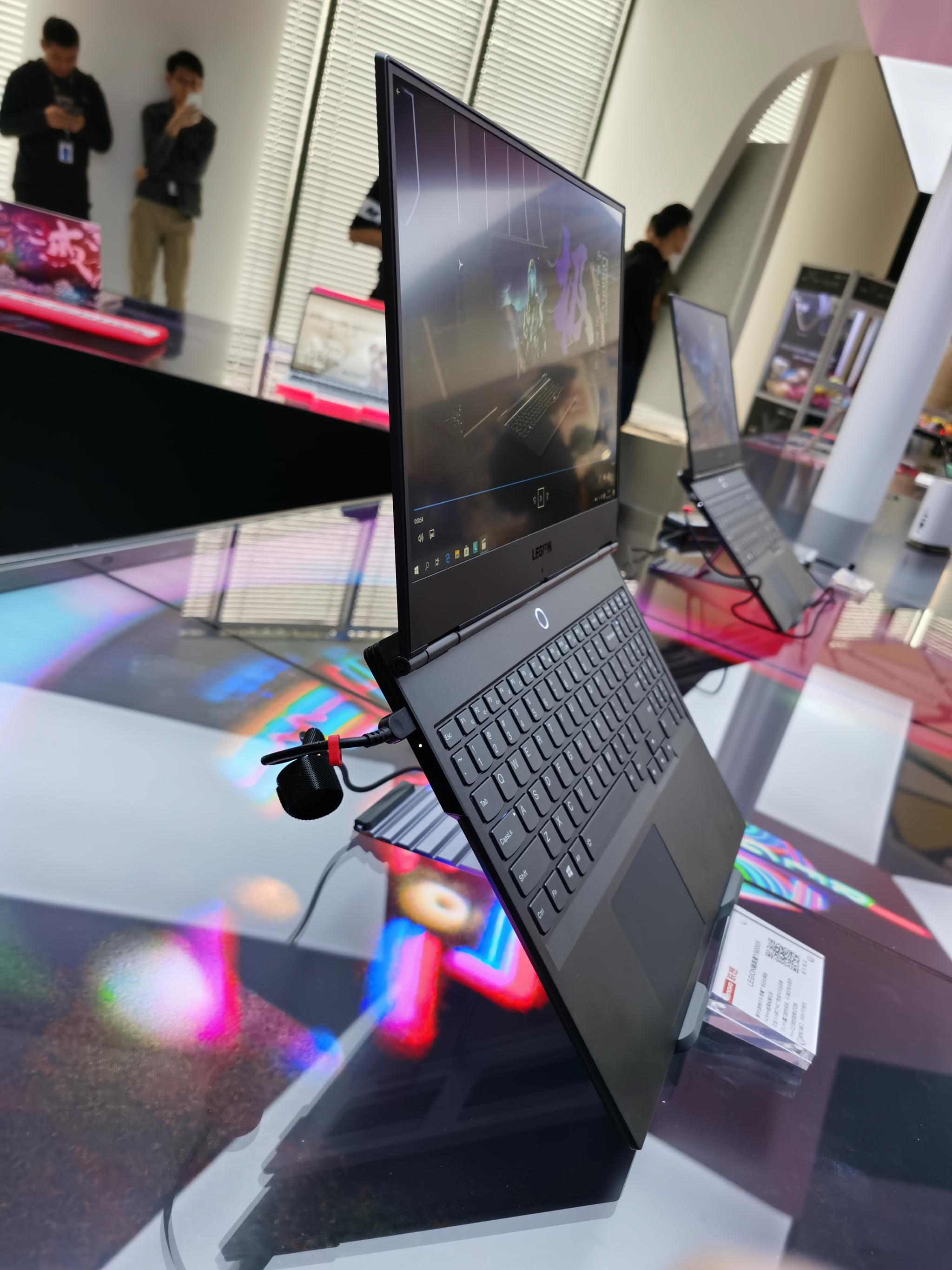 首发价 6999 元起联想拯救者 Y9000X 高性能标压轻薄本正式发布|拯救者|液冷|接口_新浪新闻