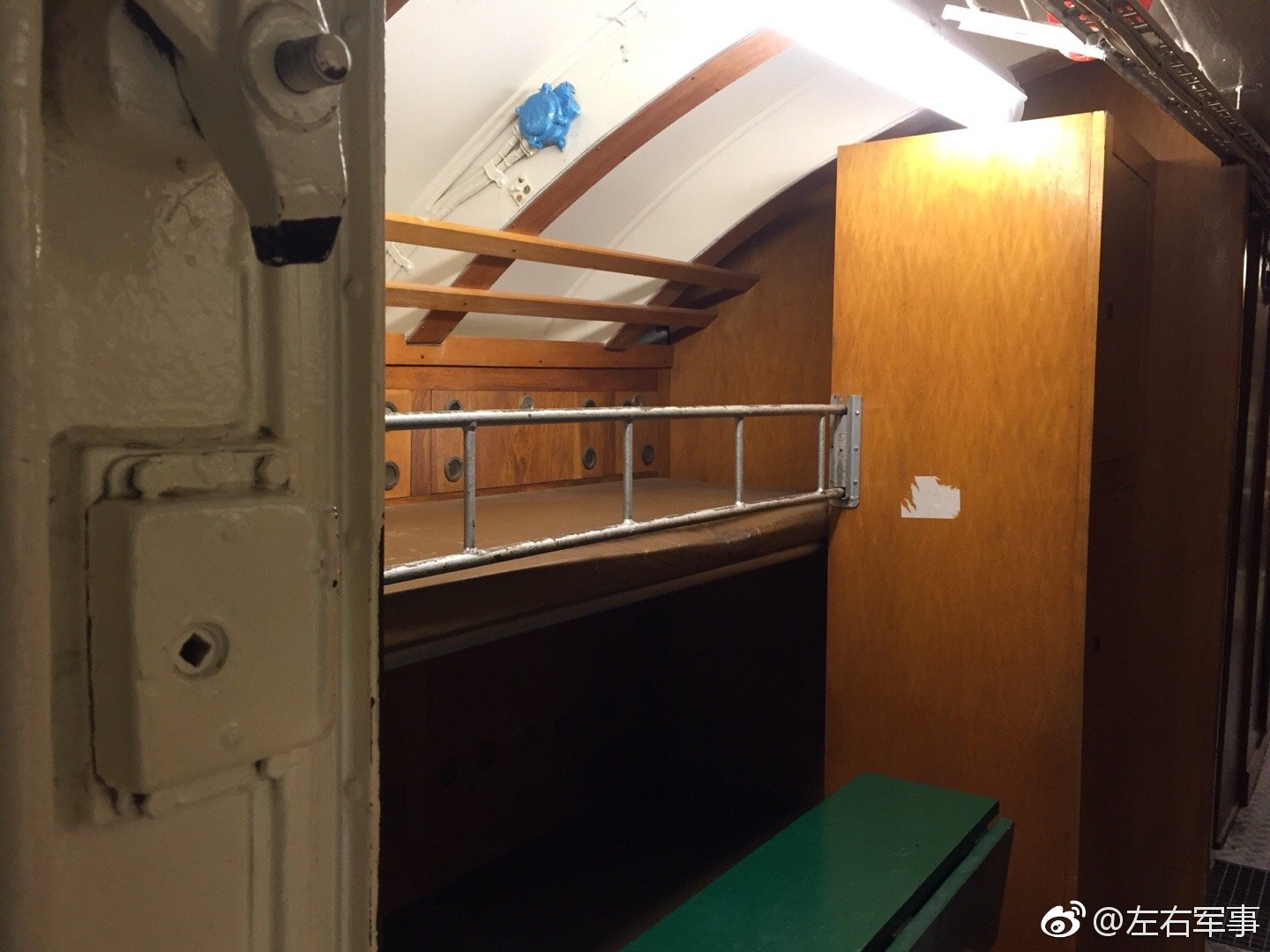 世界仅存的二战德军VIIC型潜艇U995号的内部舱室。|舱室|德军|潜艇_新浪新闻