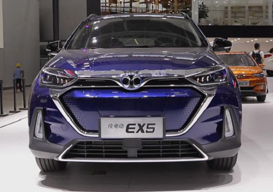 漂亮的不像北汽产的北汽EX5-新浪汽车