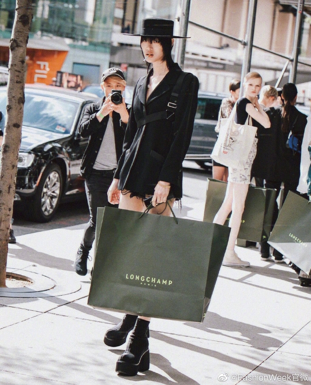 Street Style | Sora Choi崔素拉在时装周街拍 |崔素拉|时装周|街拍_新浪新闻