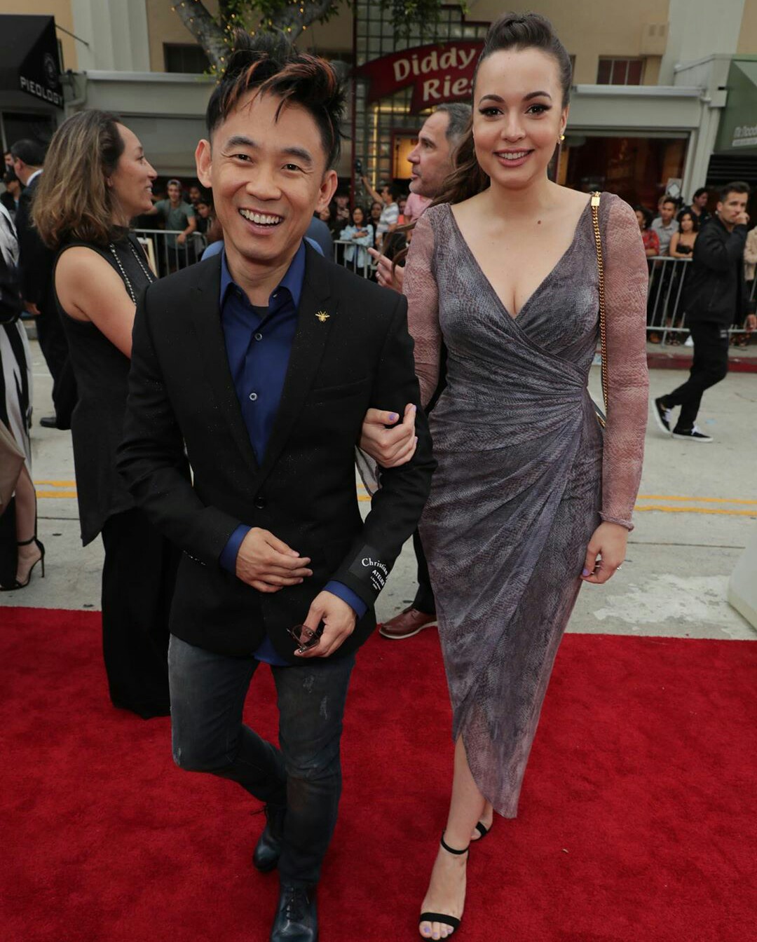 温子仁宣布订婚了！未婚妻是德国女演员以及制片人Ingrid Bisu|温子仁|未婚妻|订婚_新浪新闻