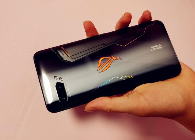 同为游戏手机，ROG2和黑鲨2 Pro怎么选择？__财经头条