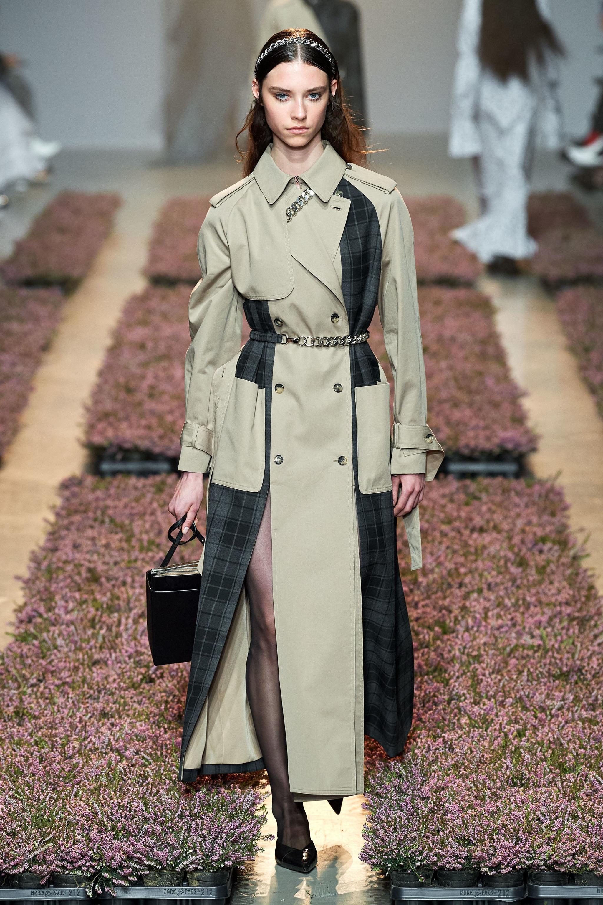 Rokh 2020秋冬系列韩国设计师Rok Hwang在巴黎发布了一场可圈可点的|秋冬系列_新浪新闻