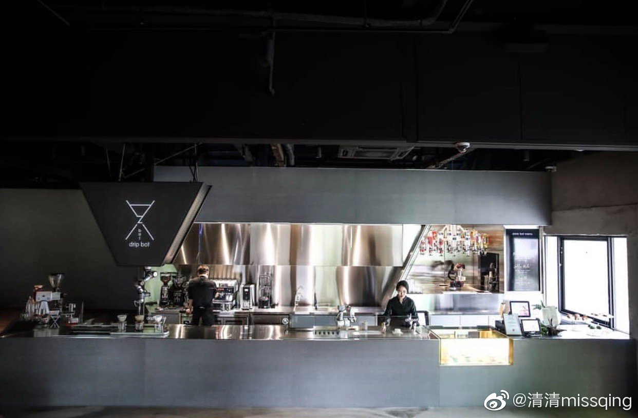 首尔圣水洞人气咖啡厅cafe.bot就在我上次分享的onion隔壁|机器人|圣水洞|咖啡厅_新浪新闻