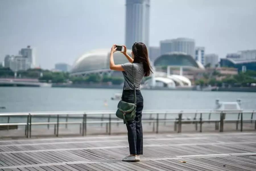 女人出轨的第一大特点:即便没有爱情,也很享受被男人追求