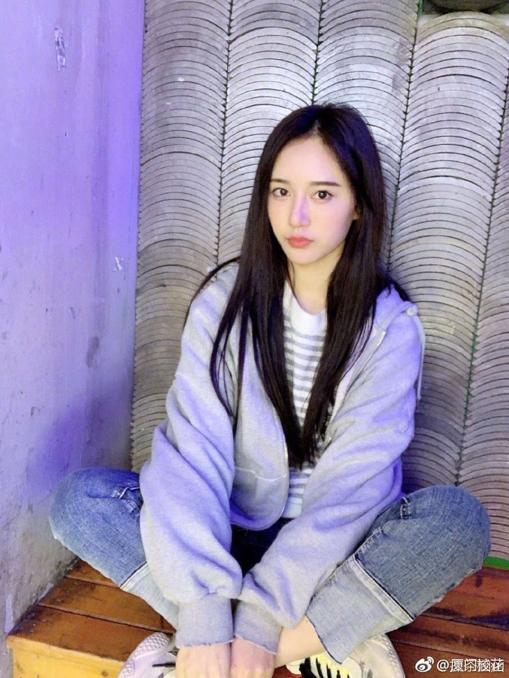 她叫杨诗涵，98年，毕业于四川泸州医学院，身高166cm