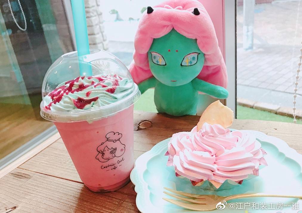 Cosmic Girl Cafe 🌱 🌷🌸西班牙插画师Okokume绘制的宇宙精|插画师|神宫|甜品店_新浪新闻