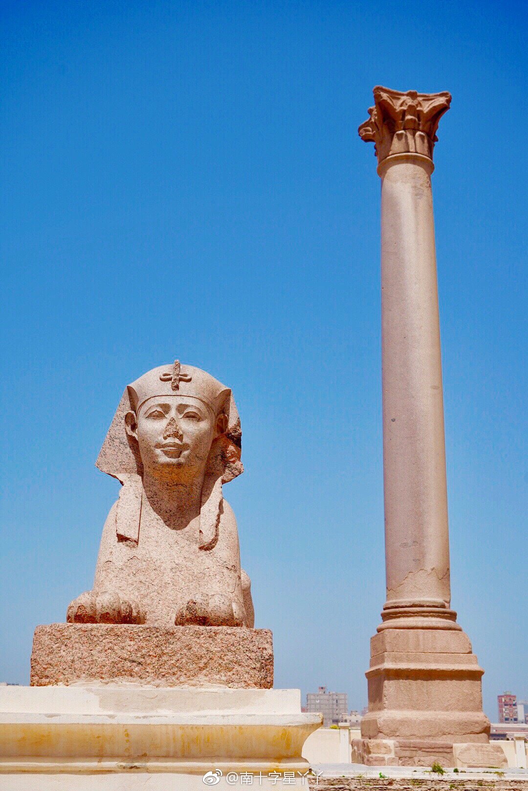 庞贝柱可以说是埃及亚历山大港的标志，这里曾是座神庙|庞贝柱|亚历山大港|埃及_新浪新闻