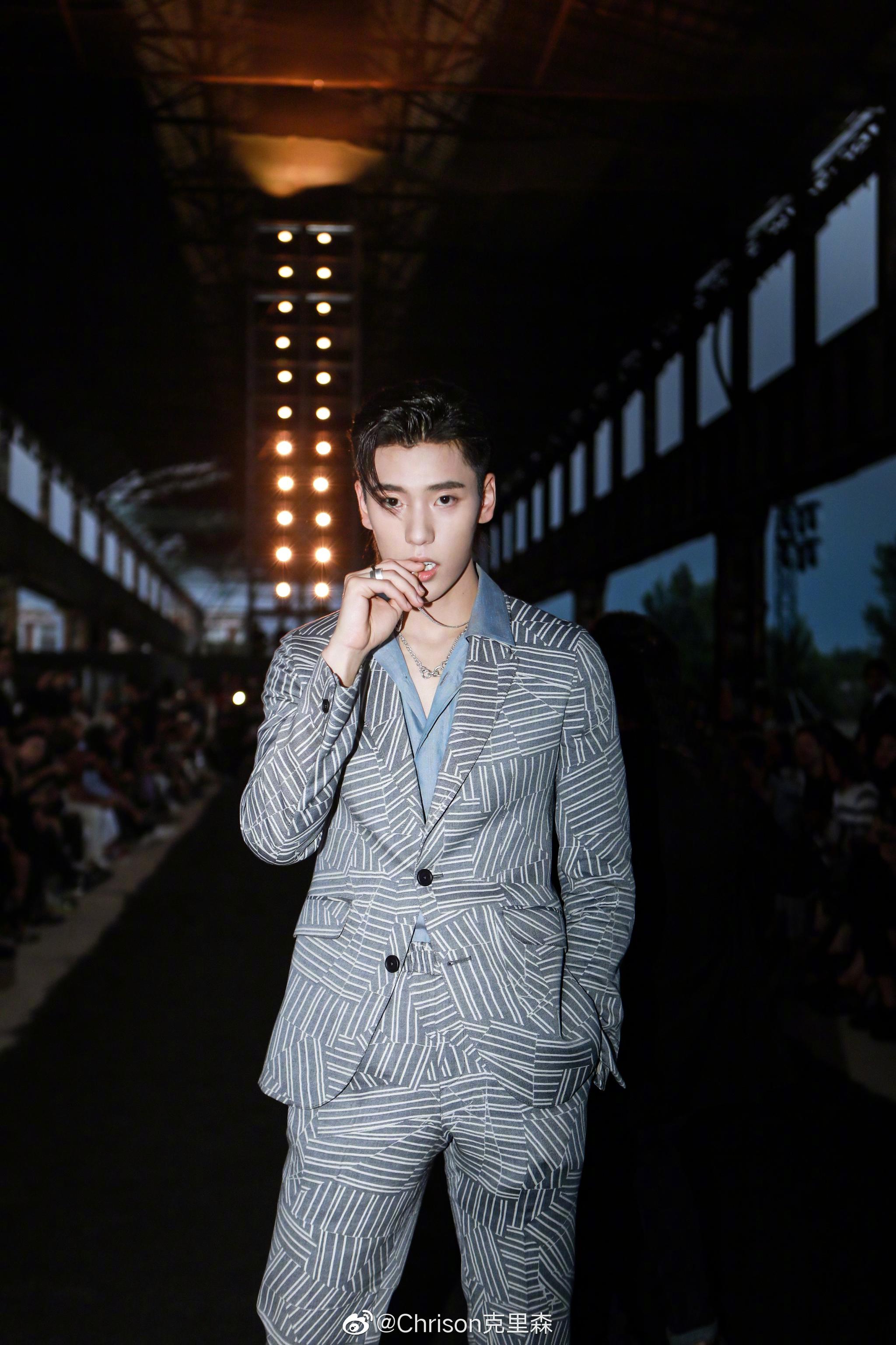 身为杰尼亚品牌好友的王子异，首度亮相Zegna 2020春夏米兰大秀|杰尼亚|米兰|好友_新浪新闻