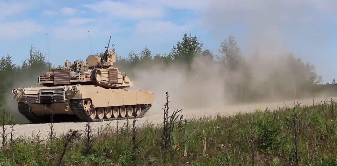 美国陆军M1A2主战坦克 M2步兵战车~|步兵战车|主战坦克|美国陆军_新浪新闻