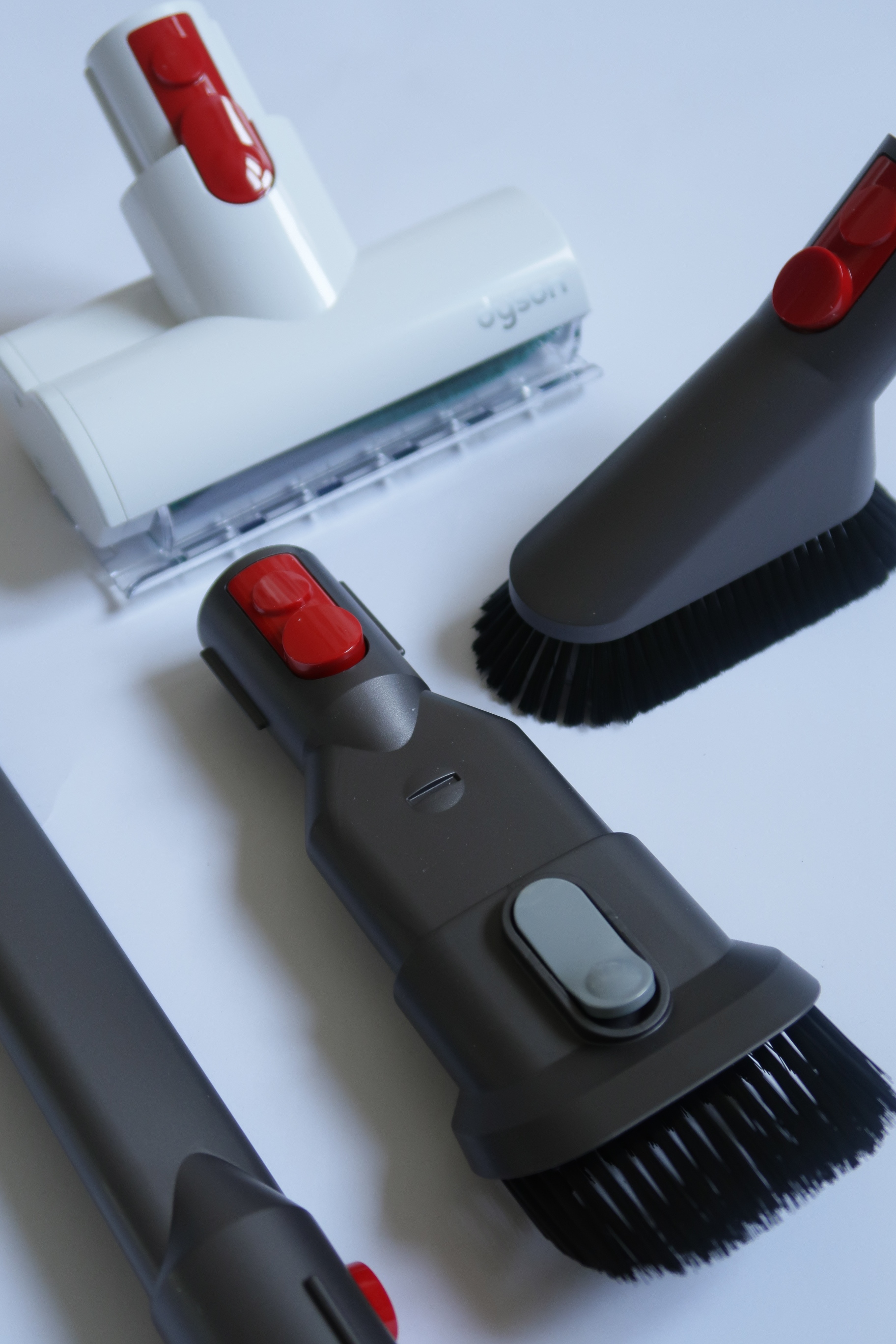 大家感兴趣的Dyson V7 mattress，搞了一台，来个测评|测评|人儿|娘家_新浪新闻