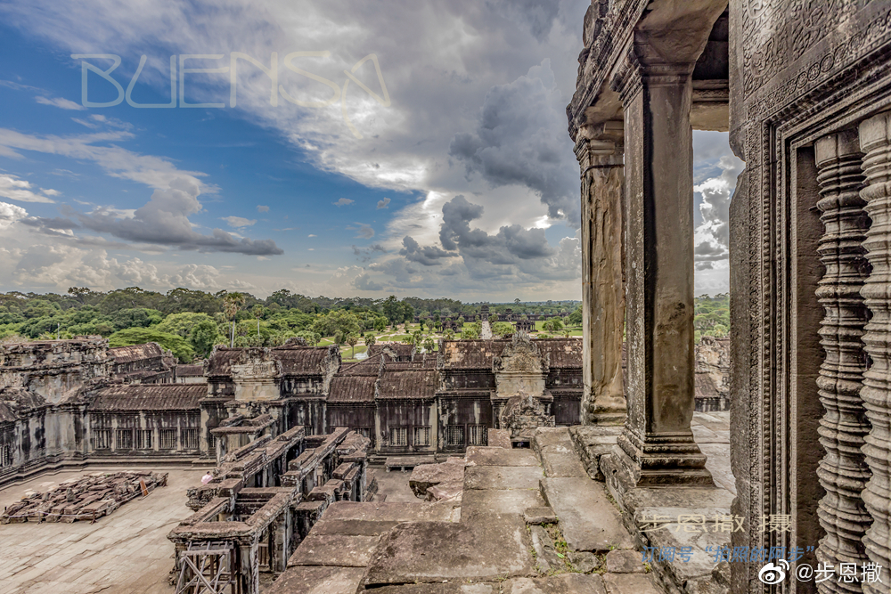 吴哥窟（Angkor Wat），又称吴哥寺，也是我们俗称的小吴哥