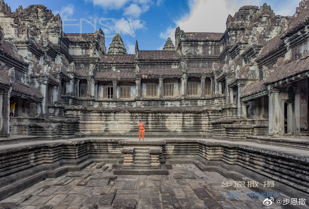 吴哥窟（Angkor Wat），又称吴哥寺，也是我们俗称的小吴哥