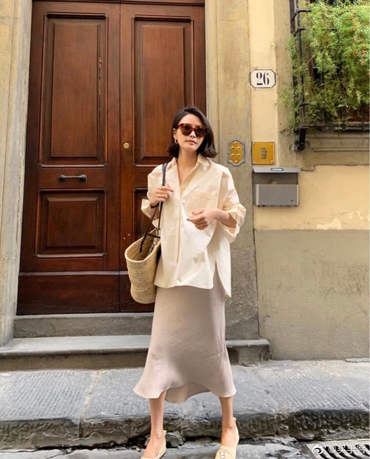 最近发现一个长期生活在法国的韩国妹子Elborn Doris