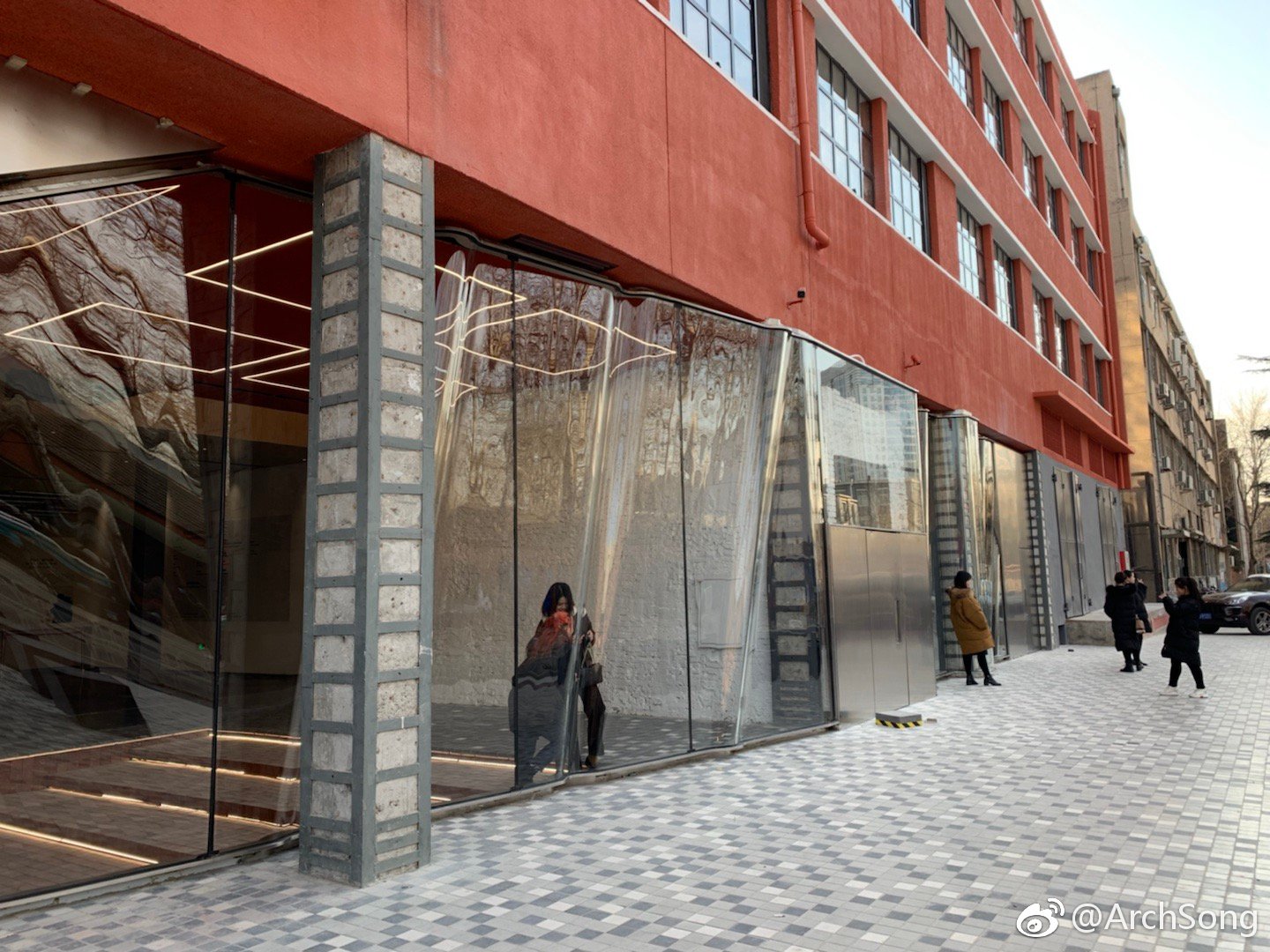 OMA在798设计的UCCA改造项目。大台阶已然成为了一种“形式”_新浪新闻