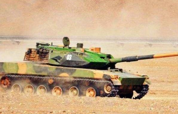 99A坦克加满油要多少钱？这油耗真开不起：一个月工资都不够油钱