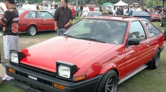 在香港买了一辆“AE86的兄弟”，回头率连塞车都成为了一种享受-新浪汽车