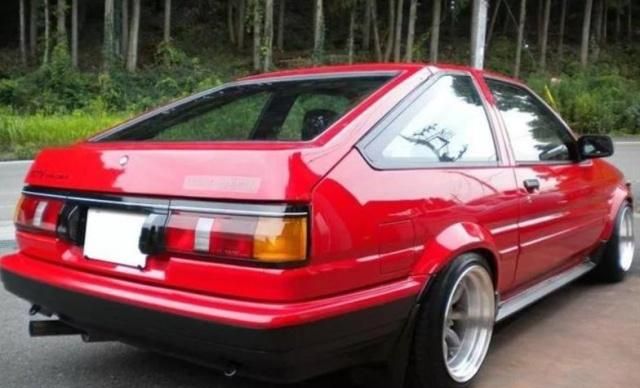 在香港买了一辆“AE86的兄弟”，回头率连塞车都成为了一种享受-新浪汽车