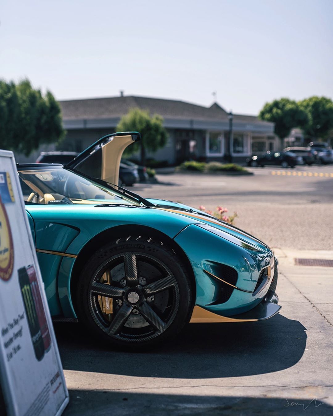 日本独供，编号122的柯尼塞格 Agera RSR出街，美爆！-新浪汽车