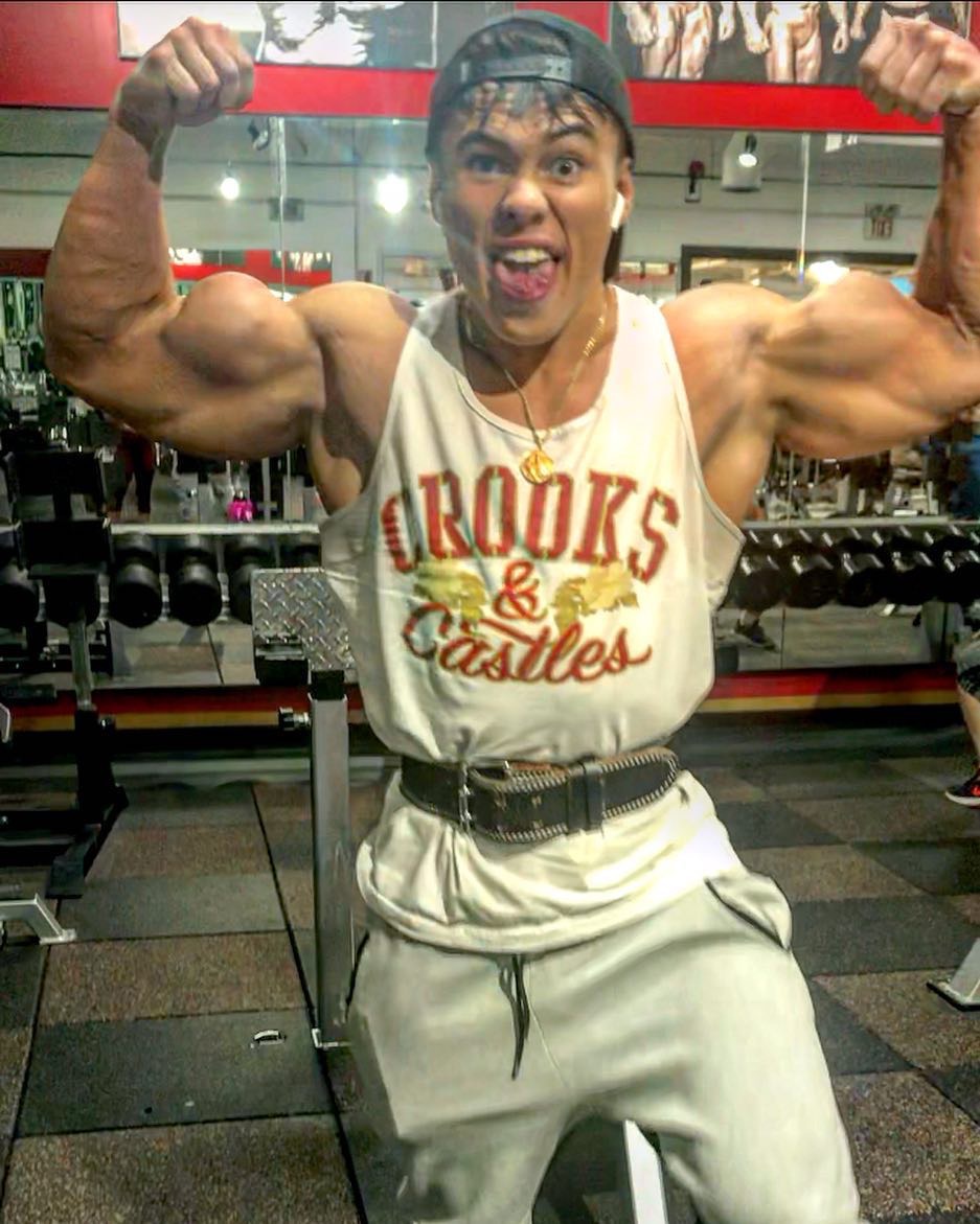 Devin Bernardo_新浪新闻