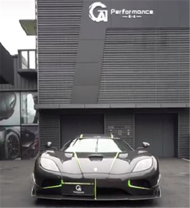 4680万柯尼塞格，全车碳纤维，国内仅1台，车主是某集团老总儿子