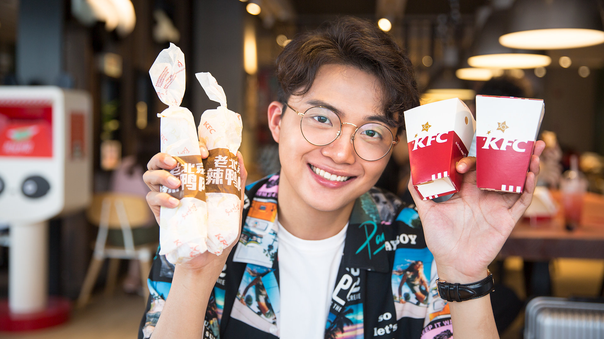 下午茶时间到！我觅食到了KFC~！竟然用9.9买到了两份劲爆鸡米花|鸡米花|鸭肉|下午茶|香辣|老北京_新浪新闻