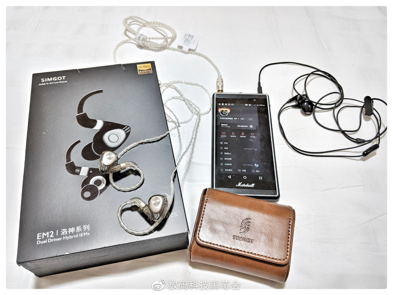 SIMGOT/兴戈EM2洛神HiFi动铁动圈入耳式有线耳机体验 数码测评__财经头条