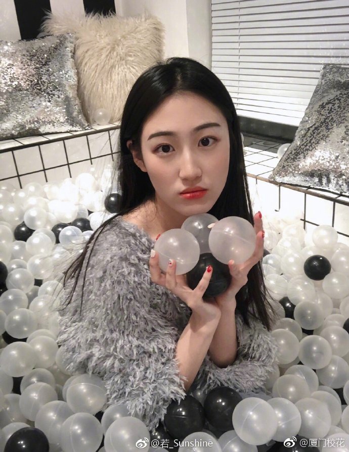 她叫李若文，97年，就读于沈阳师范大学，身高173cm，你觉得几分呢