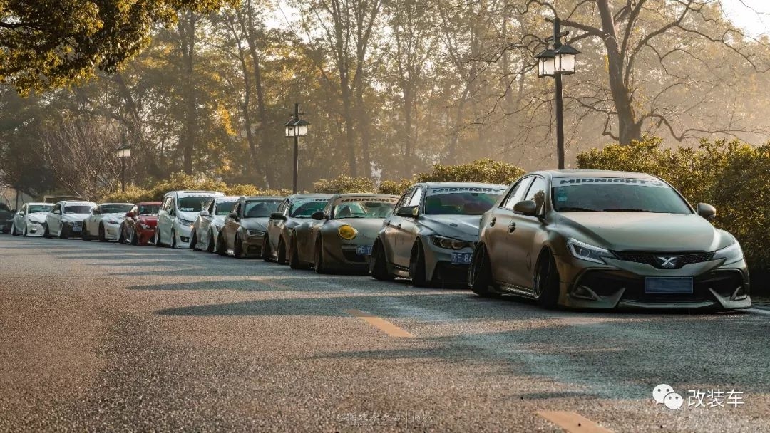 霸气军团绿锐志搭配全新日规包围，随时散发着咄咄逼人的气势！