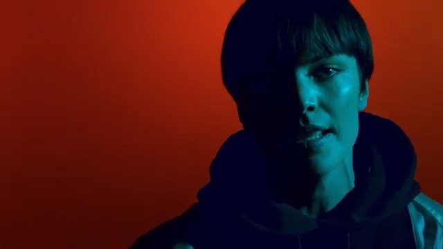 首单《Some Say》就红遍欧洲的瑞典女歌手Nea周五推出新单《Dedicated_新浪新闻