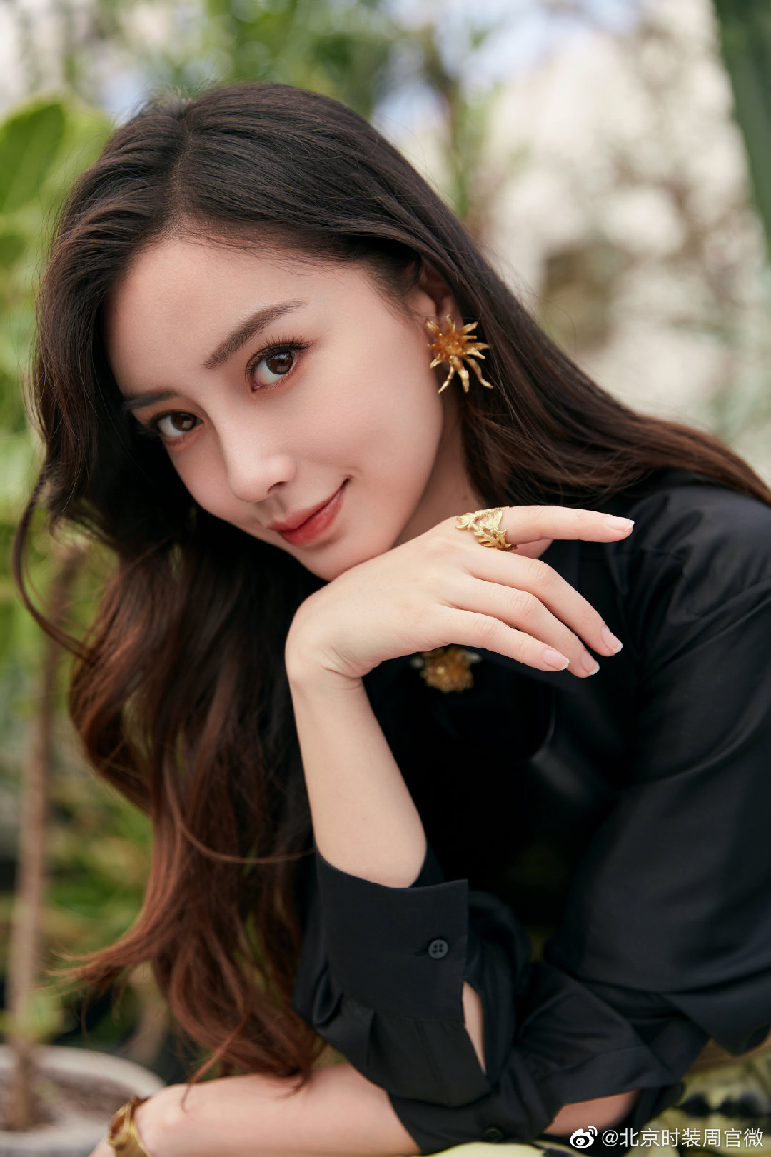 DIOR迪奥女装创意总监玛丽亚·嘉茜娅·蔻丽(MARIA GRAZIA CHIURI)糅合