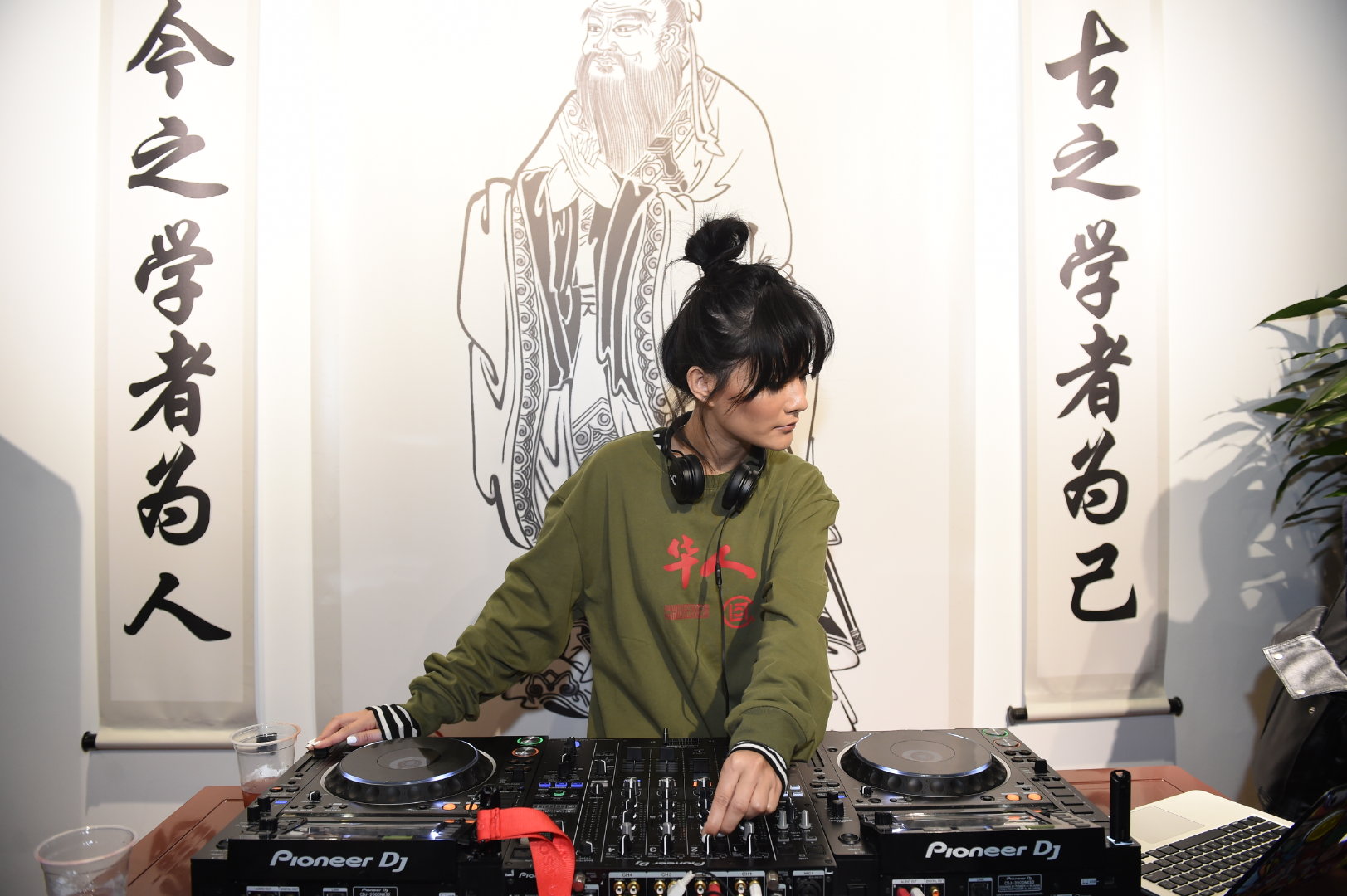 @CLOT_凝結集團有限公司 CHINESES Capsule 华人胶囊系列快闪店4月1|CLOT|华人|胶囊_新浪新闻