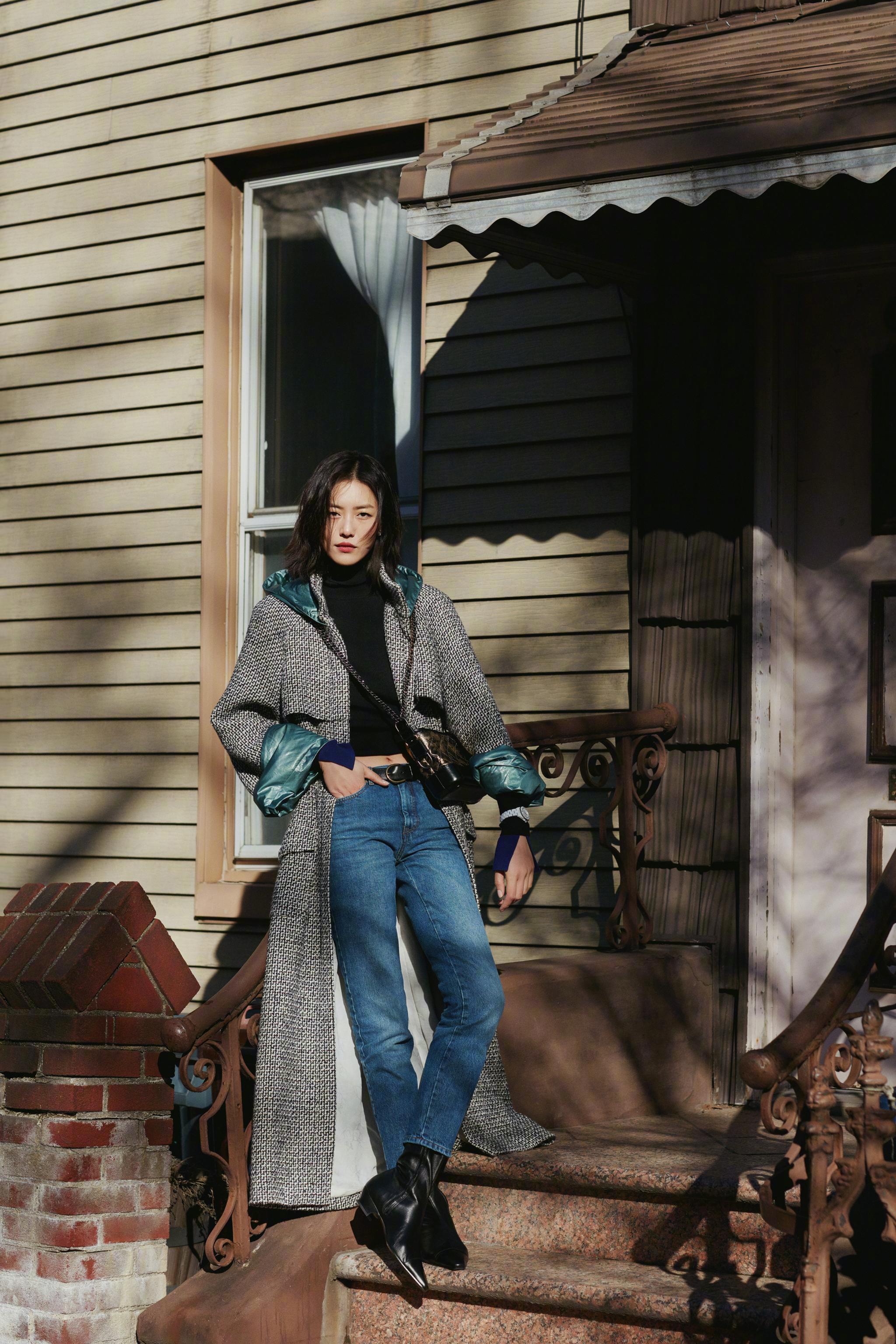 CHANEL香奈儿形象大使身穿Chanel斜纹软呢大衣