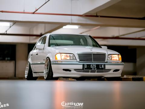 绞牙的姿态！经典97奔驰W202改装鉴赏-新浪汽车